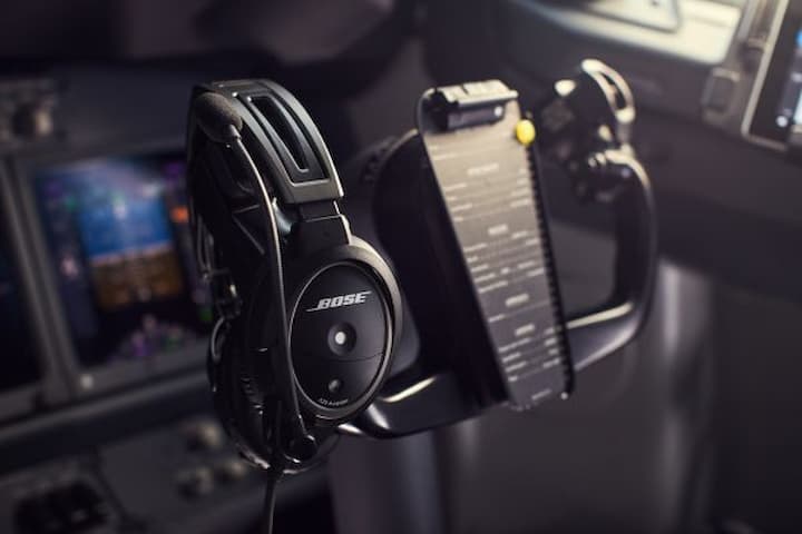 A Guide to Aviation Headsets | Available Online